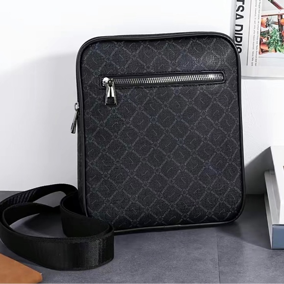 Bags | Mens Universal Carry All Low Profile Travel Bag Storage New ...